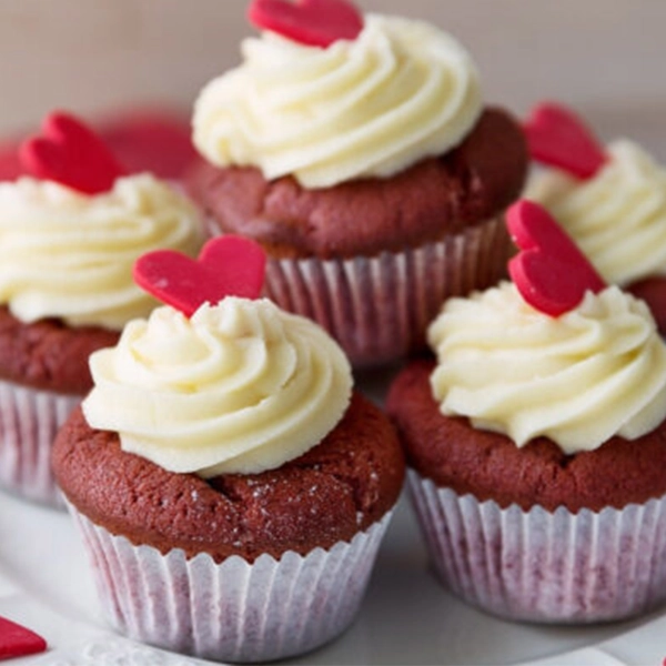 Red Velvet Cupcakes & Cream Cheese Topping
