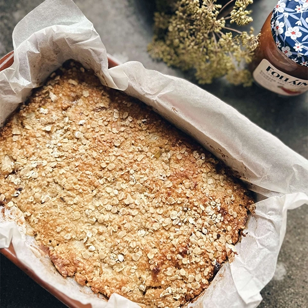 Rhubarb, Ginger & Pear Oat Bake